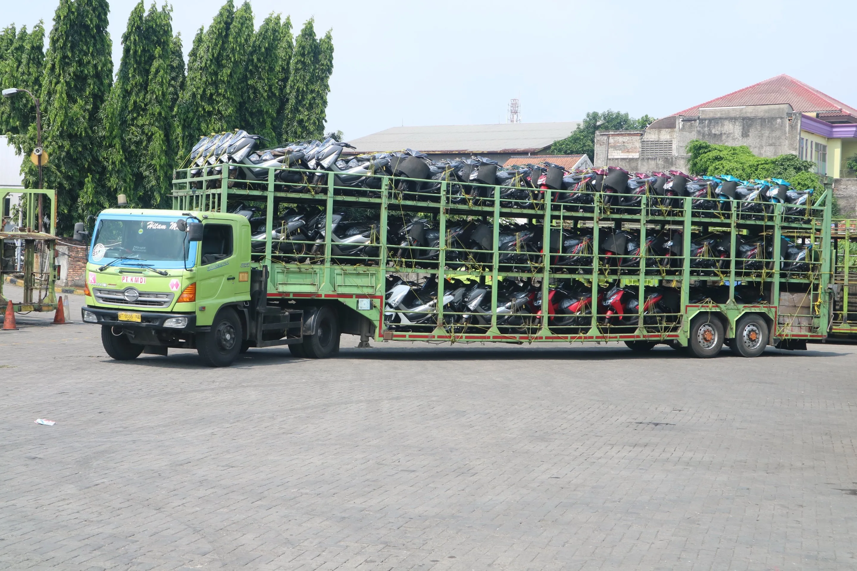 Motor Carrier | Our Services | PT "K" Line Mobaru Diamond Indonesia